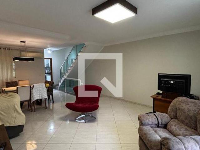 Casa à Venda Vila Assunção, 3 Quartos, 180 m2