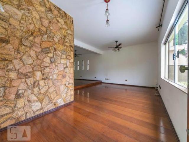 Casa à Venda Vila Assunção, 3 Quartos, 220 m2