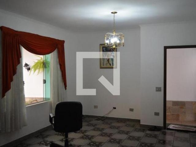 Casa à Venda Vila Assunção, 3 Quartos, 240 m2