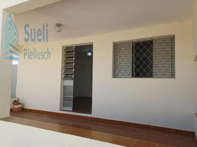 Casa a venda Vila Aurocan próximo Parque Industrial rua tranquila fácil acesso à rodoviária 3 dormit