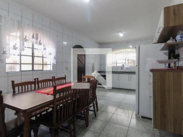 Casa à Venda Vila Carmosina, 3 Quartos, 150 m2