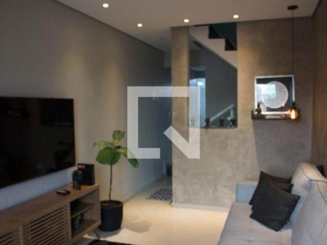 Casa à Venda Vila Carmosina, 3 Quartos, 130 m² São Paulo