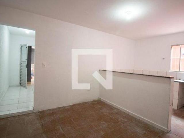 Casa à Venda Vila Carmosina, 6 Quartos, 210 m² São Paulo