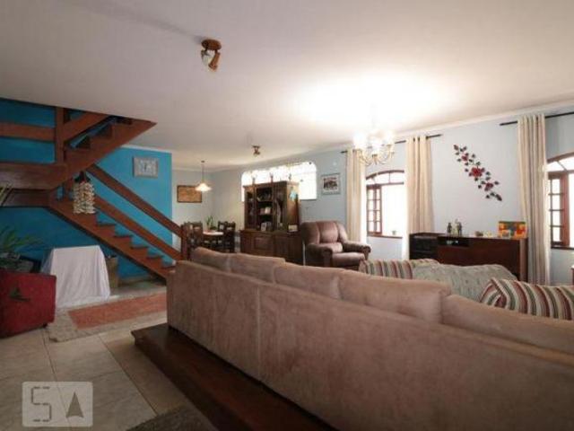 Casa à Venda Vila Carrão, 3 Quartos, 240 m² São Paulo