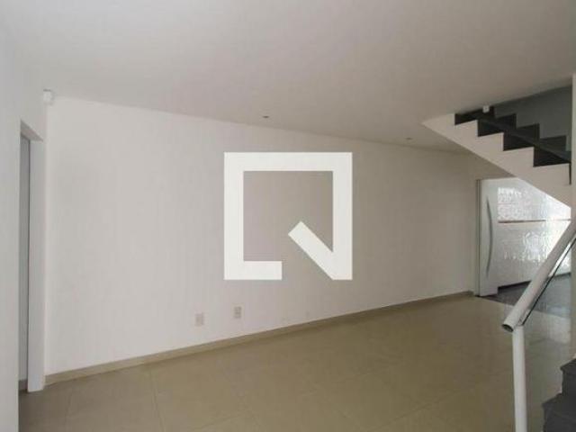 Casa à Venda Vila Carrão, 3 Quartos, 299 m² São Paulo