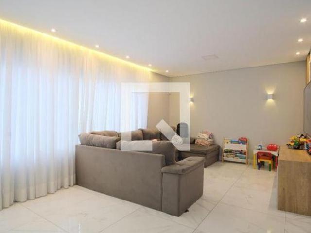 Casa à Venda Vila Carrão, 3 Quartos, 350 m² São Paulo