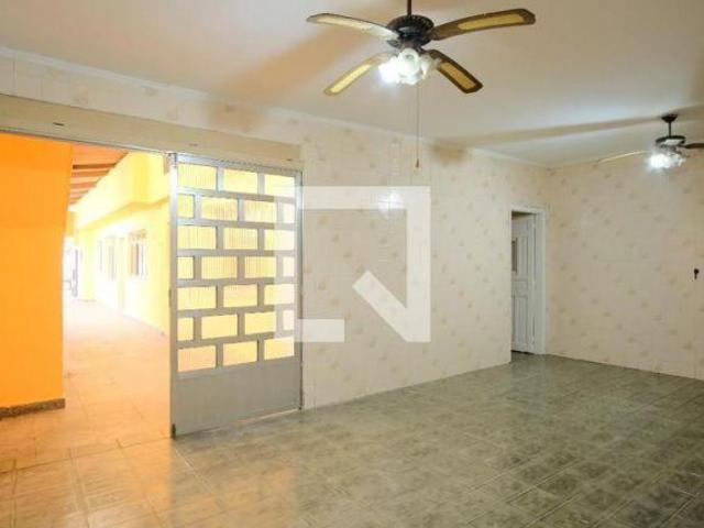 Casa à Venda Vila Carrão, 2 Quartos, 250 m2