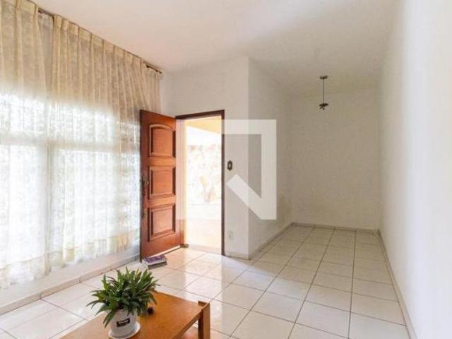 Casa à Venda Vila Carrão, 2 Quartos, 200 m² São Paulo