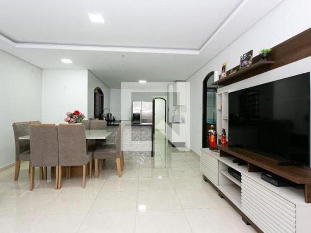 Casa à Venda Vila Carrão, 7 Quartos, 300 m² São Paulo