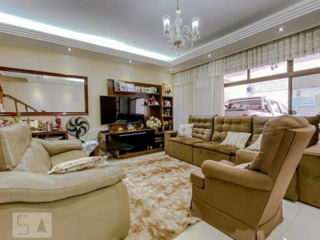 Casa à Venda Vila Carrão, 4 Quartos, 190 m² São Paulo