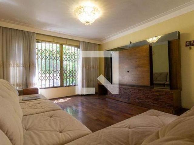 Casa à Venda Vila Carrão, 4 Quartos, 251 m2