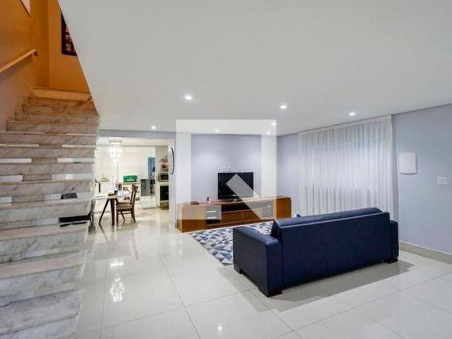 Casa à Venda Vila Carrão, 4 Quartos, 270 m² São Paulo