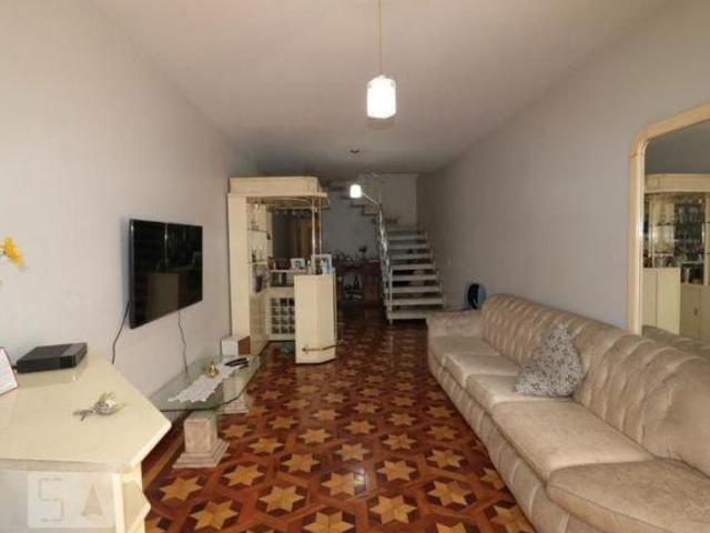 Casa à Venda Vila Carrão, 4 Quartos, 200 m² São Paulo