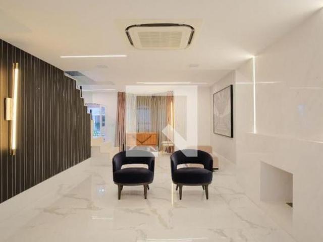 Casa à Venda Vila Carrão, 5 Quartos, 356 m² São Paulo