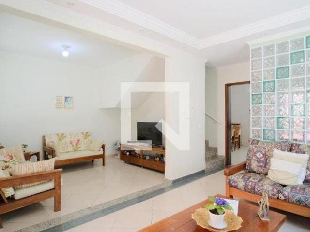 Casa à Venda Vila Carrão, 6 Quartos, 280 m² São Paulo