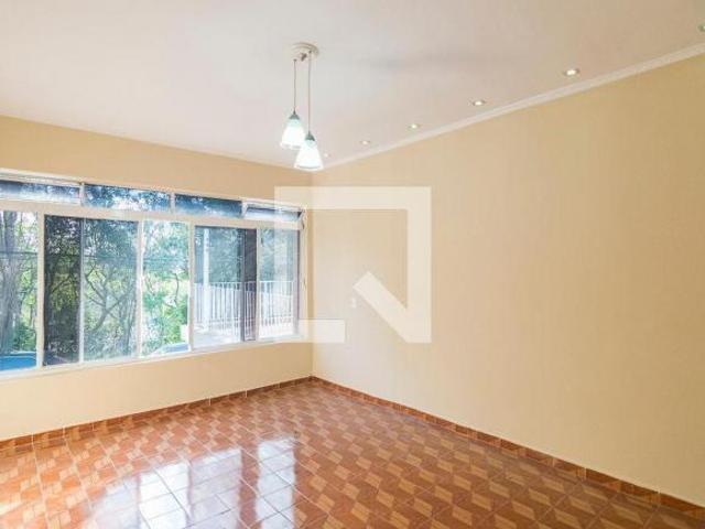 Casa à Venda Vila Cecília Maria, 2 Quartos, 229 m2