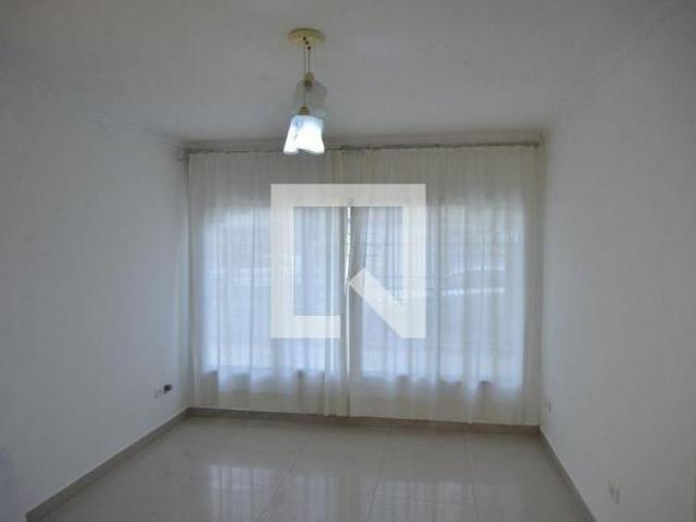 Casa à Venda Vila Cecília Maria, 2 Quartos, 251 m2