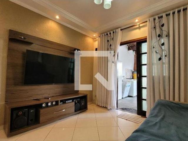 Casa à Venda Vila Cecília Maria, 3 Quartos, 106 m2