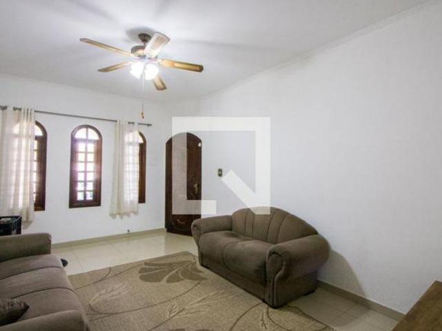 Casa à Venda Vila Cecília Maria, 3 Quartos, 135 m2