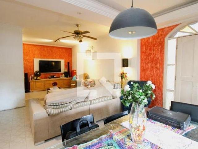 Casa à Venda Vila Constança, 2 Quartos, 300 m² São Paulo
