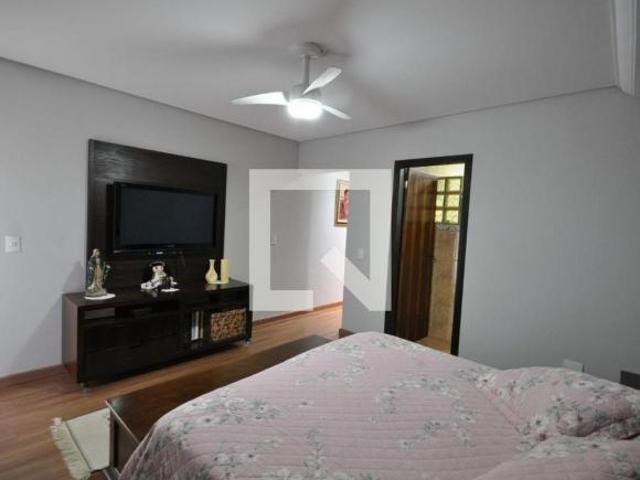 Casa à Venda Vila Constança, 4 Quartos, 200 m2