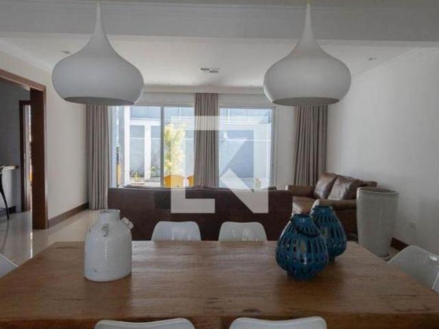 Casa à Venda Vila Constança, 4 Quartos, 420 m² São Paulo