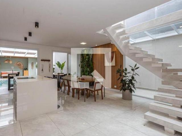 Casa à Venda Vila das Mercês, 3 Quartos, 200 m2