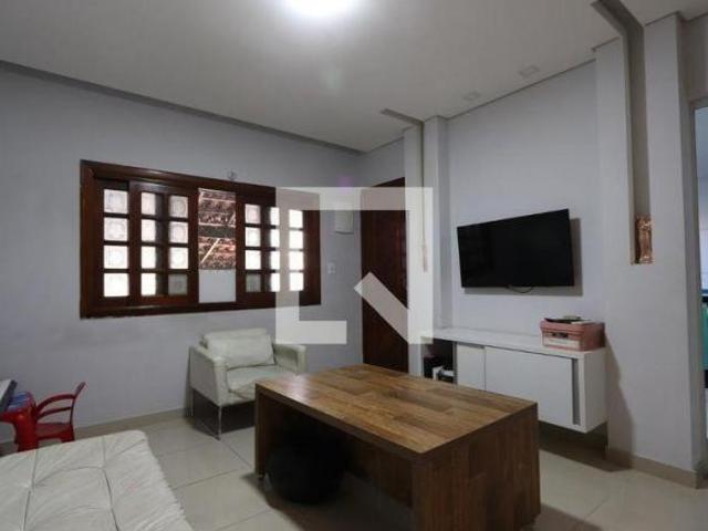 Casa à Venda Vila Ema, 3 Quartos, 240 m² São Paulo