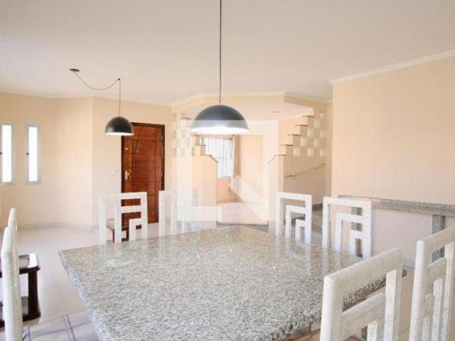 Casa à Venda Vila Esperança, 3 Quartos, 205 m² São Paulo