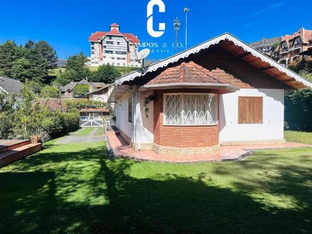 Casa térrea com terreno de 2.047 m² na Vila Everest, a 2 km de Capivari, Campos do Jordão