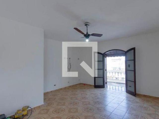 Casa à Venda Vila Guilhermina, 2 Quartos, 80 m2