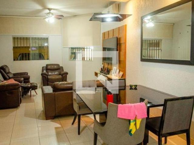 Casa à Venda Vila Jaraguá, 3 Quartos, 300 m² Goiânia