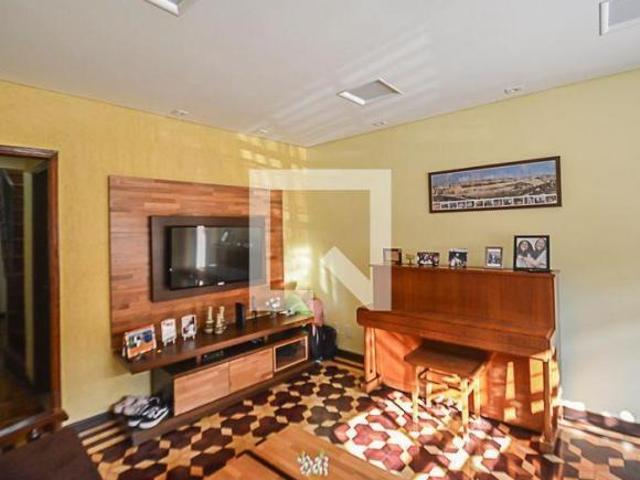 Casa à Venda Vila Jordanópolis, 3 Quartos, 208 m² São Bernardo do Campo