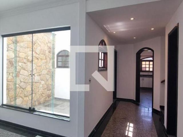 Casa à Venda Vila Jordanópolis, 3 Quartos, 219 m2