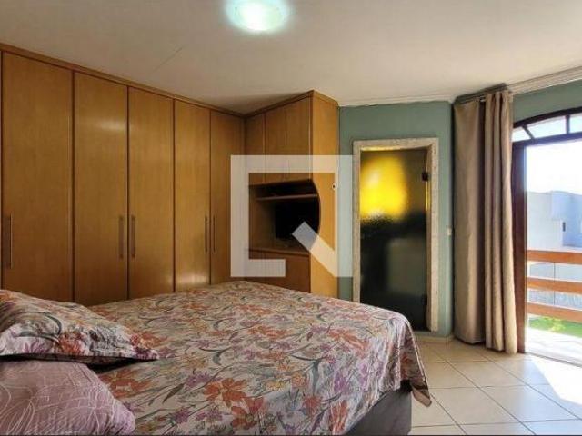 Casa à Venda Vila Luzita, 2 Quartos, 200 m2