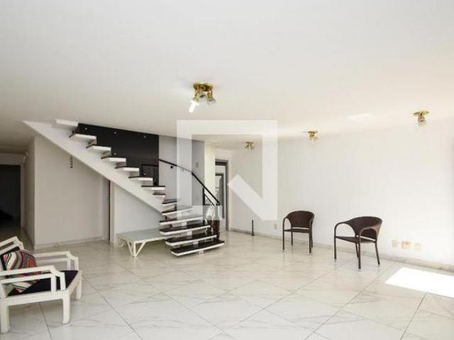 Casa à Venda Vila Madalena, 3 Quartos, 240 m2