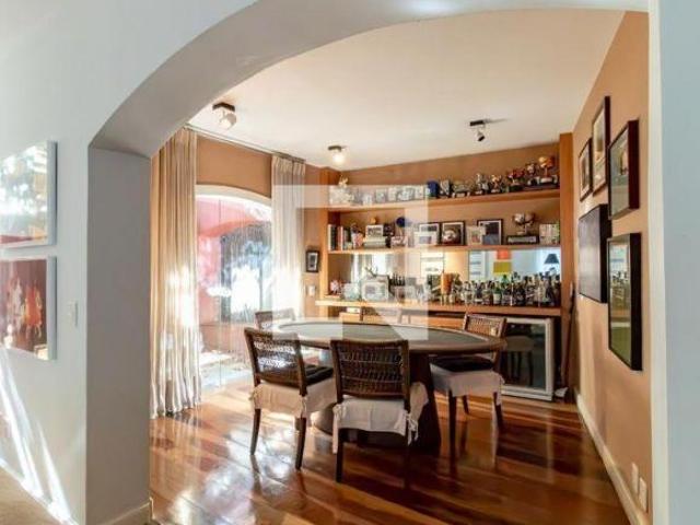 Casa à Venda Vila Nova Conceição, 3 Quartos, 405 m2