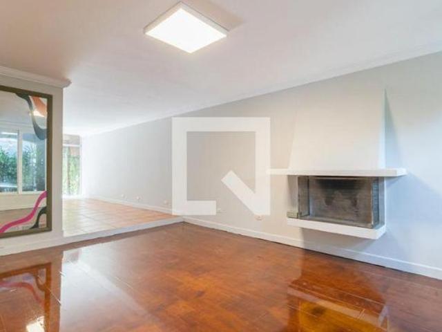 Casa à Venda Vila Nova Conceição, 3 Quartos, 179 m² São Paulo