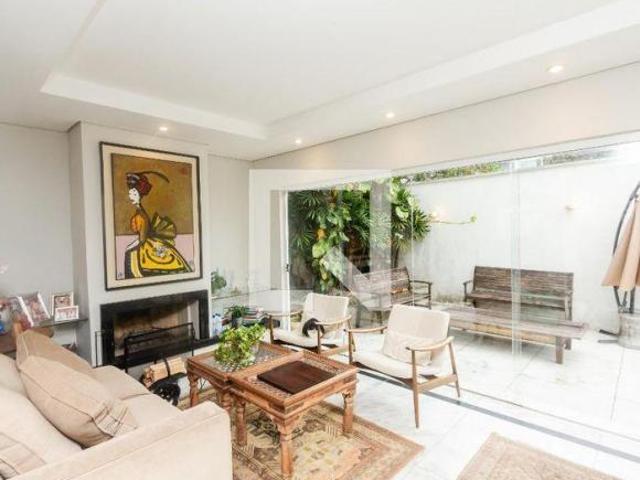 Casa à Venda Vila Nova Conceição, 3 Quartos, 200 m² São Paulo
