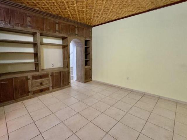 Casa à Venda Vila Paris, 4 Quartos, 300 m2