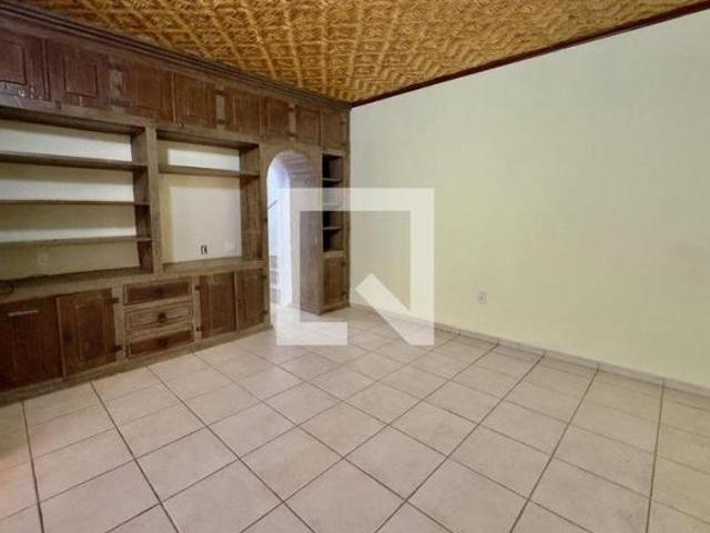 Casa à Venda Vila Paris, 4 Quartos, 300 m² Belo Horizonte