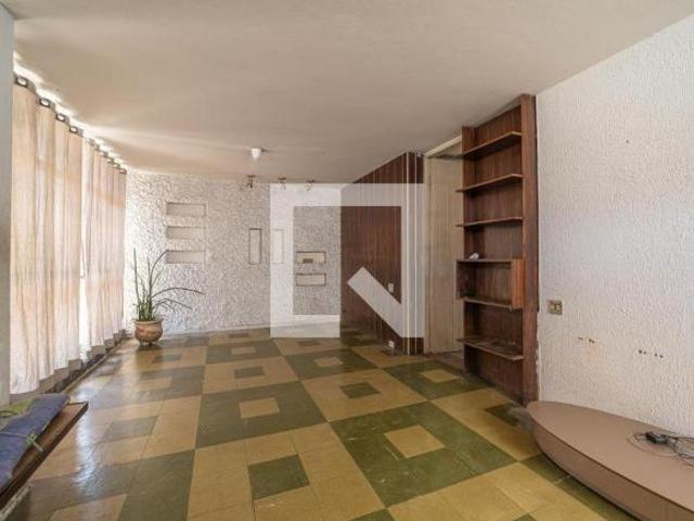 Casa à Venda Vila Ré, 2 Quartos, 250 m2