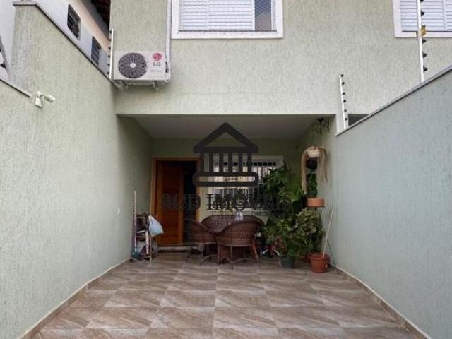 Casa à venda Vila São Francisco: 3 quartos, 1 suíte, 1 sala, 3 banheiros, 2 vagas, 100m²!