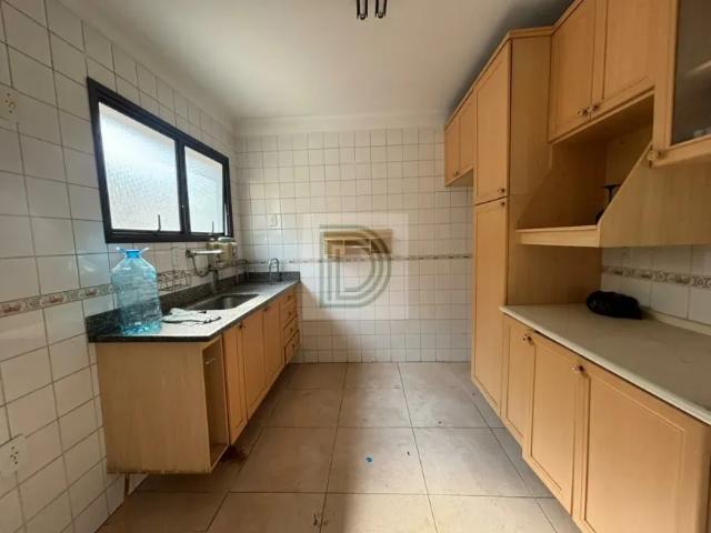 Casa em condomínio à venda na Vila São Francisco