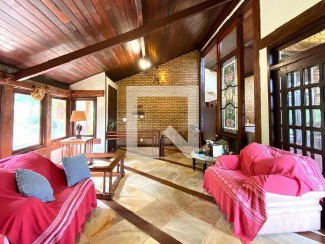 Casa à Venda Ville de Montagne, 4 Quartos, 400 m² Nova Lima