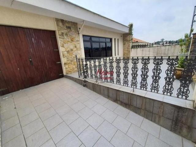 Casa aceita permuta como parte de pagto. R$ 790 mil Maria Eugênia