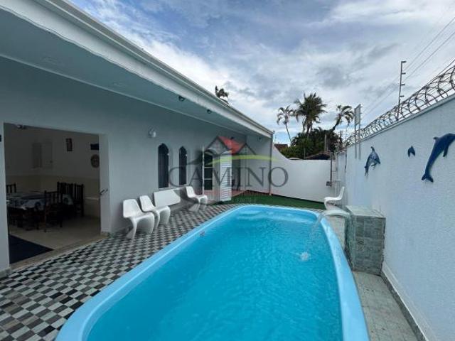 Casa aconchegante 3 dormitórios sendo 1 suite