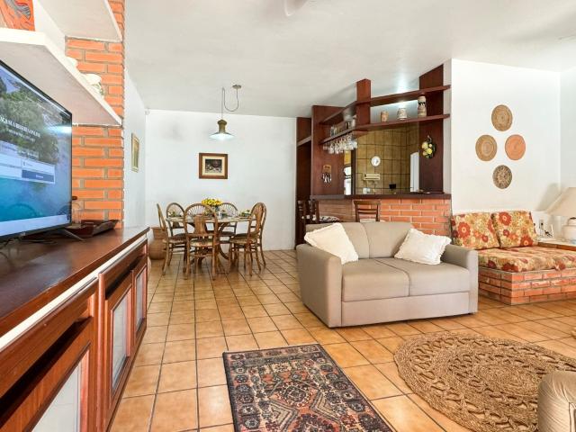 Casa Aconchegante a 100 metros da praia NDI006