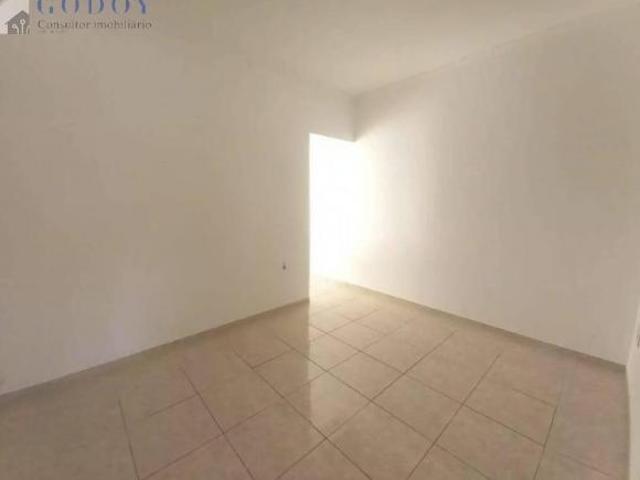 Casa Aconchegante com 3 Dormitórios e Garagem Coberta!
