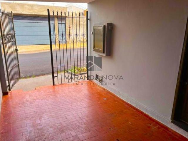 Casa aconchegante com 3 dormitorios, edicula e quintal nos Campos Eliseos